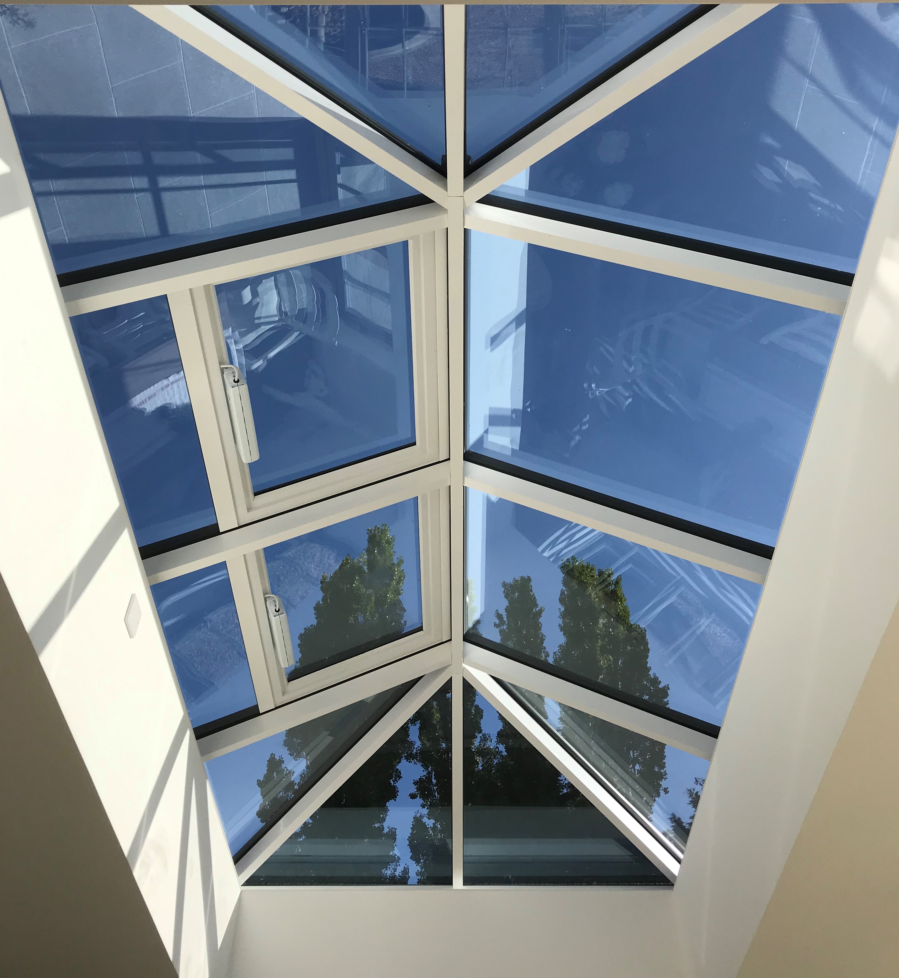 Warm Deck vs Cold Deck | Choosing the Right Flat Roof Insulation